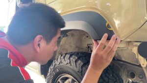 ジムニーJB64 KLCトラディショナルバンパー64 フロント他取付作業 #2 | ジムニースタジオ入間店